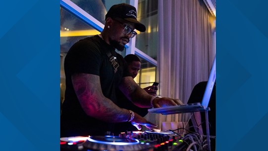 Denver Broncos linebacker Von Miller working on deejay skills | 9news.com