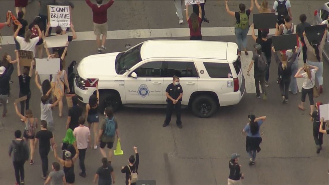 Denver dismisses curfew violations against protesters | 9news.com