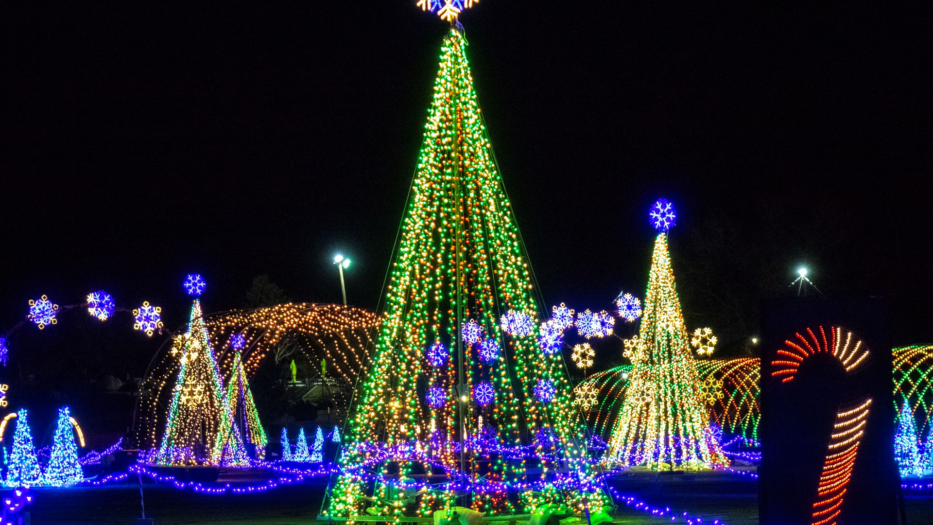 2 drive-through Christmas displays opening in Denver area in 2021 ...