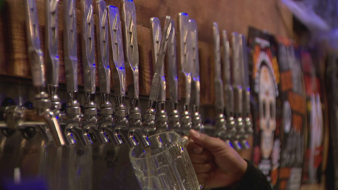 Former Colorado priest Neil Hewitt dies at 89 | 9news.com