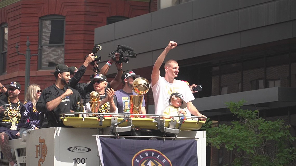RAW: Nikola Jokic, Jamal Murray ride in NBA Championship parade | 9news.com
