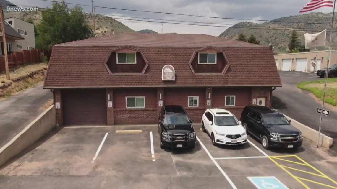 Ex-Colorado policemen who resigned while under investigation offered ...