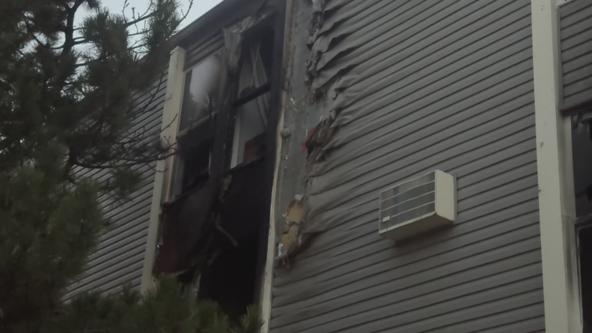 Apartment fire displaces about 50 people in Colorado Springs | 9news.com