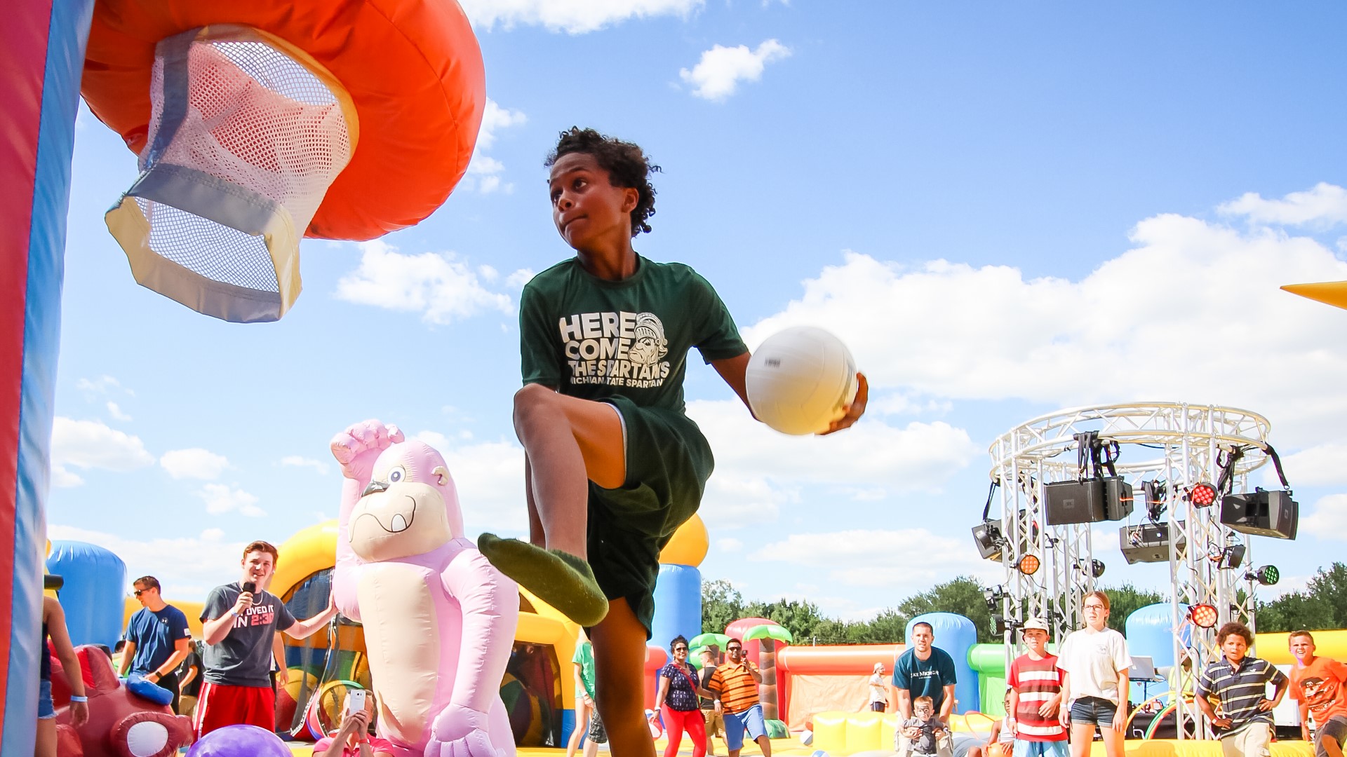 Big Bounce America brings world's largest bounce house to Denver ...