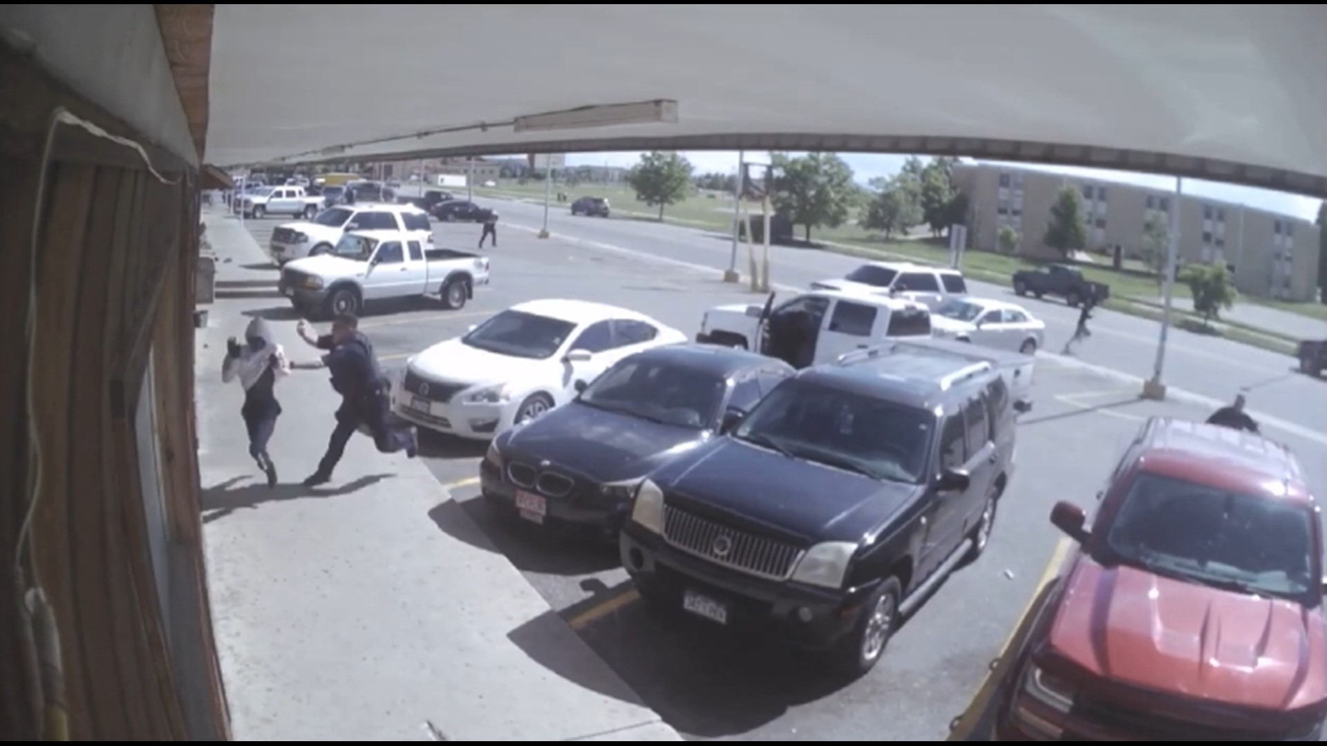 Jor'Dell Richardson: Surveillance video shows APD chase | 9news.com