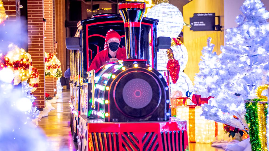 Elitch Gardens lighting up with 4 million Christmas lights | 9news.com