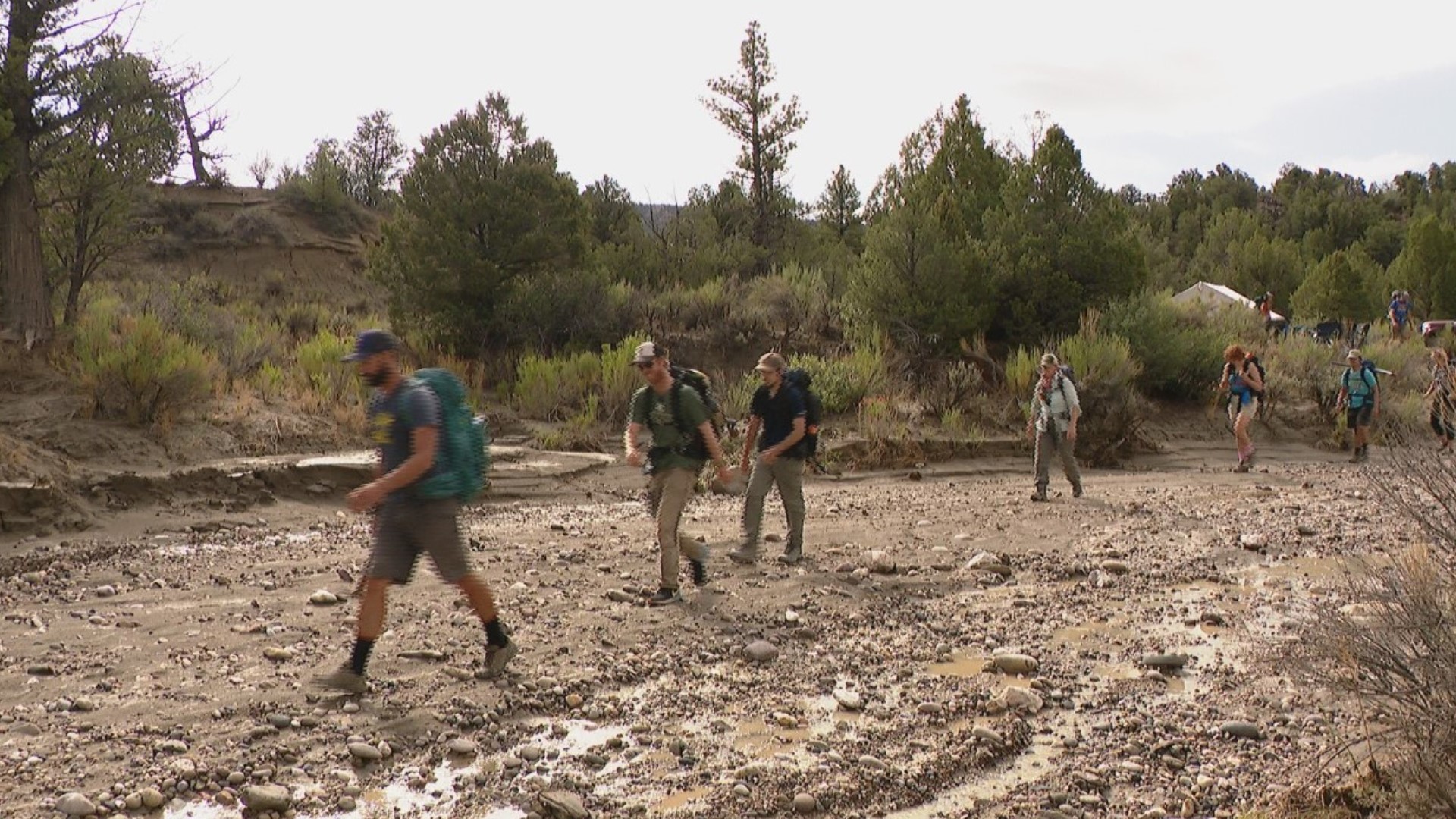 Colorado students go on dinosaur dig at Utah national monument | 9news.com