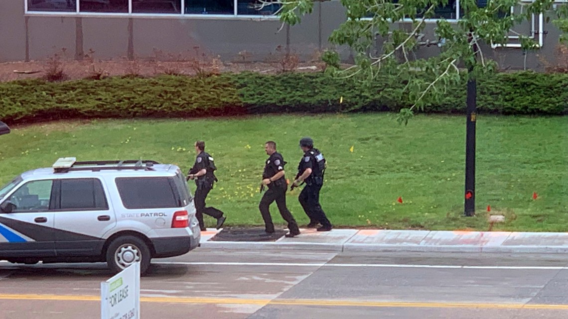 STEM School Highlands Ranch shooting: Security guard saw deputy's gun ...