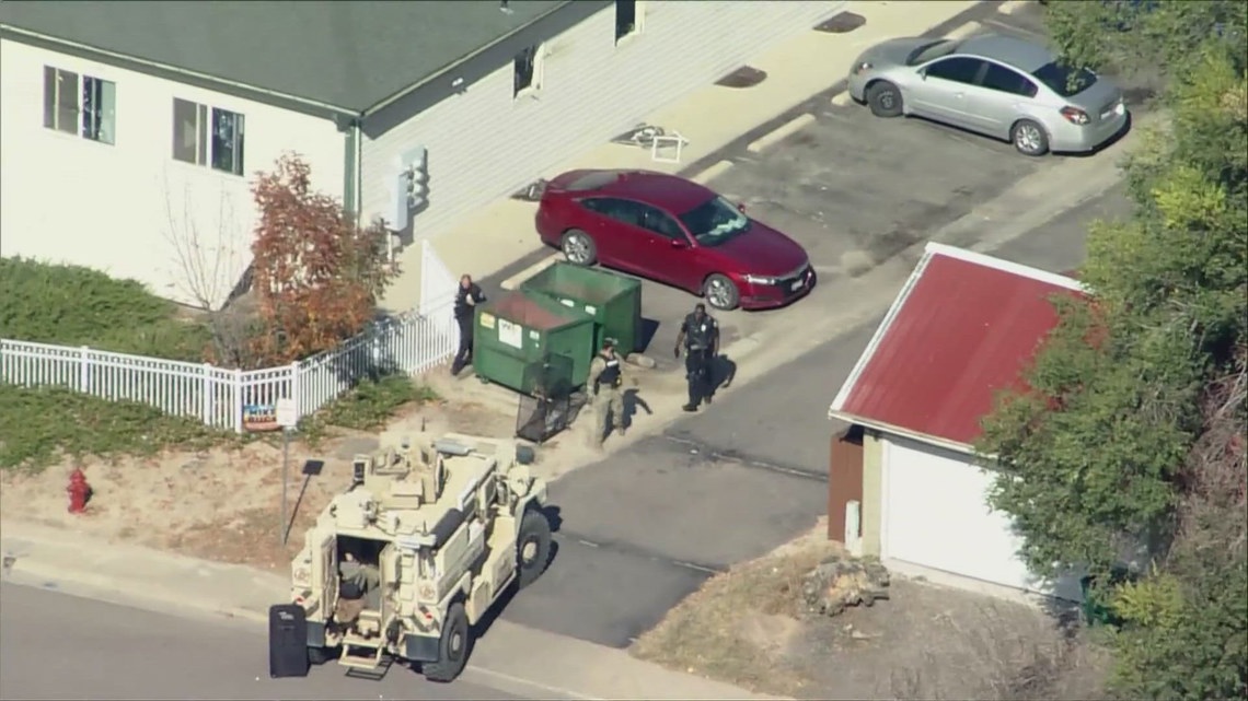 Deputy shot and injured, suspect dead in Elizabeth, Colorado | 9news.com