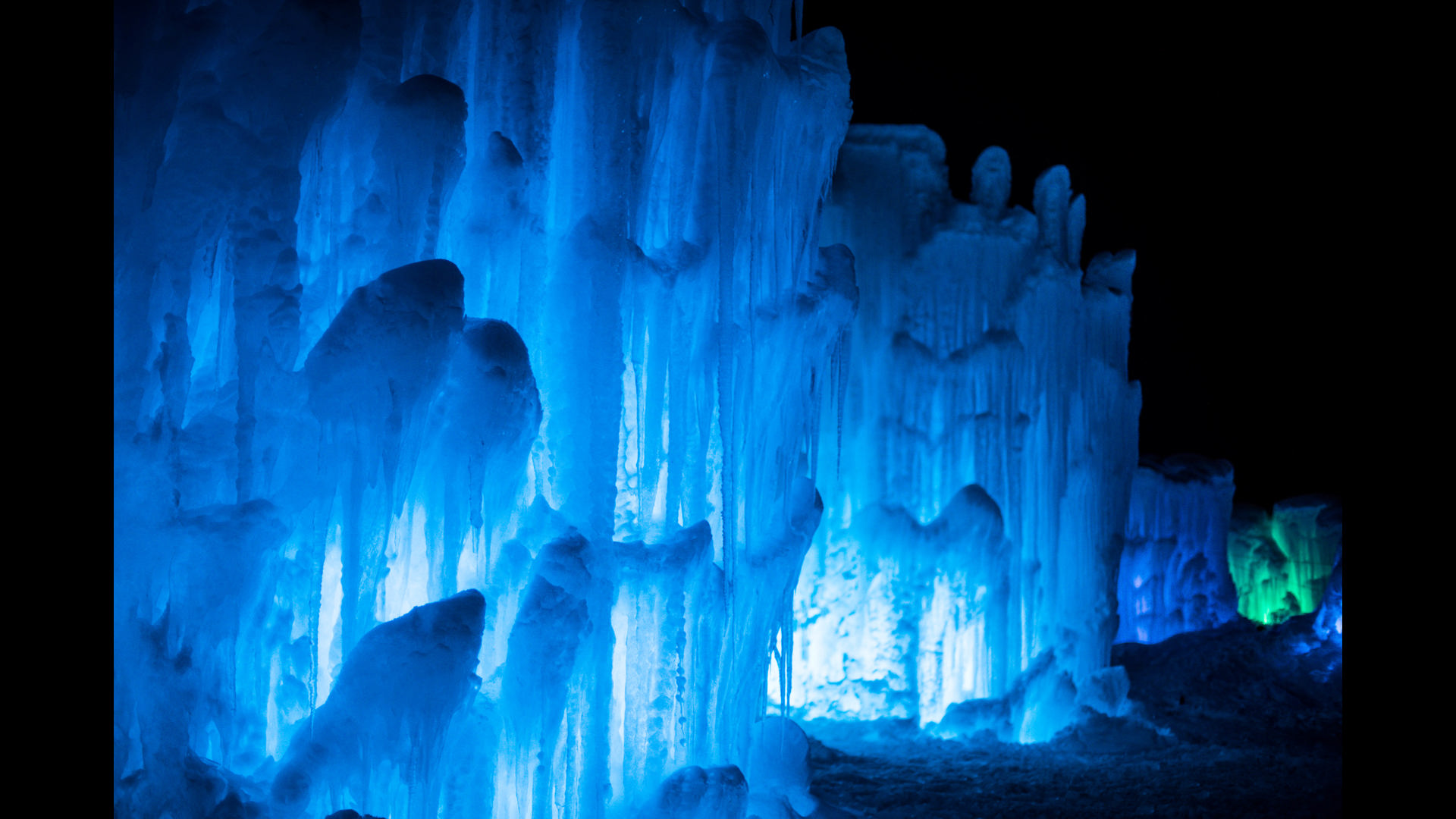 Ice Castles opening for 2025 winter in Colorado | 9news.com