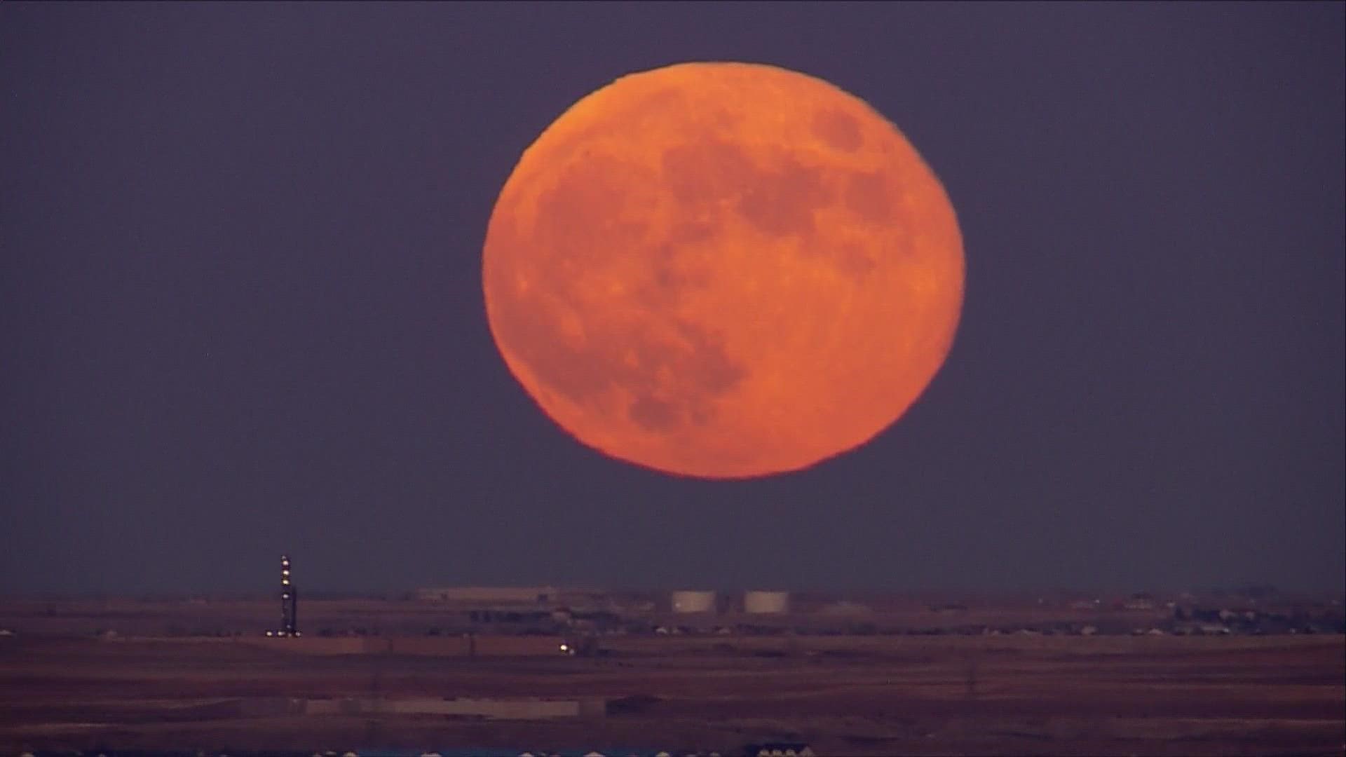 Sky9 catches the blood moon lunar eclipse | 9news.com
