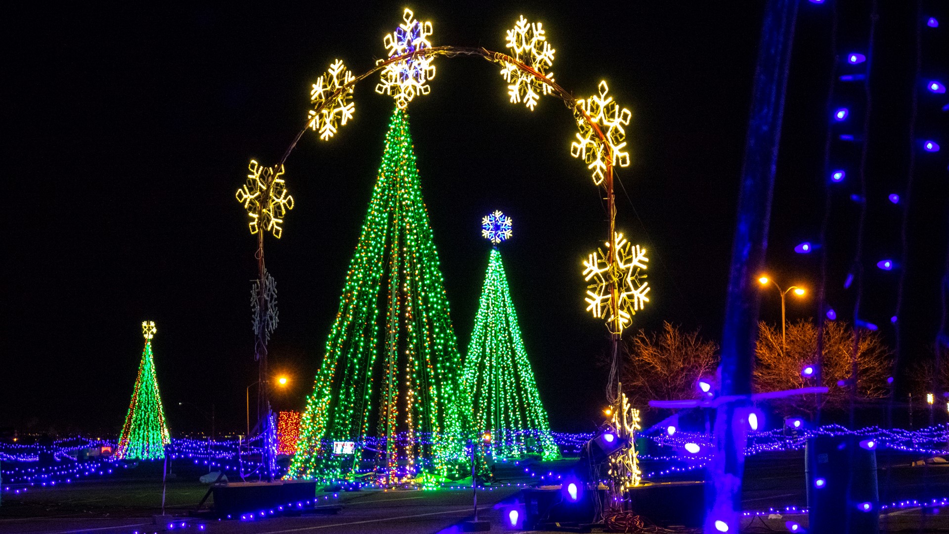 3 drive-through Christmas displays opening in Denver area in 2022 ...