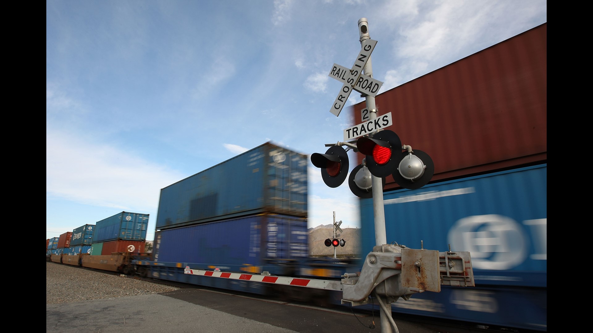 A look at the railroad job offering a $20,000 hiring incentive | 9news.com