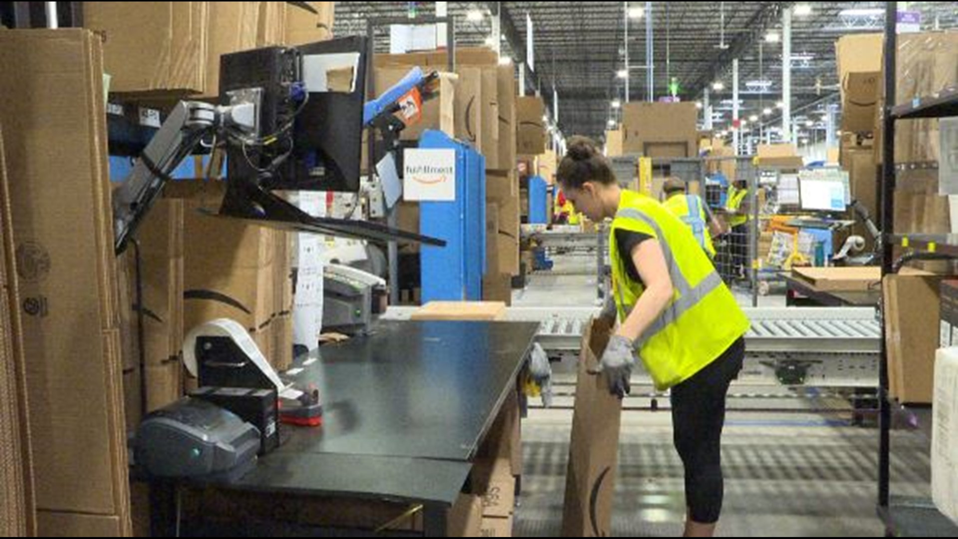 Step inside the Amazon fulfillment center in Aurora | 9news.com