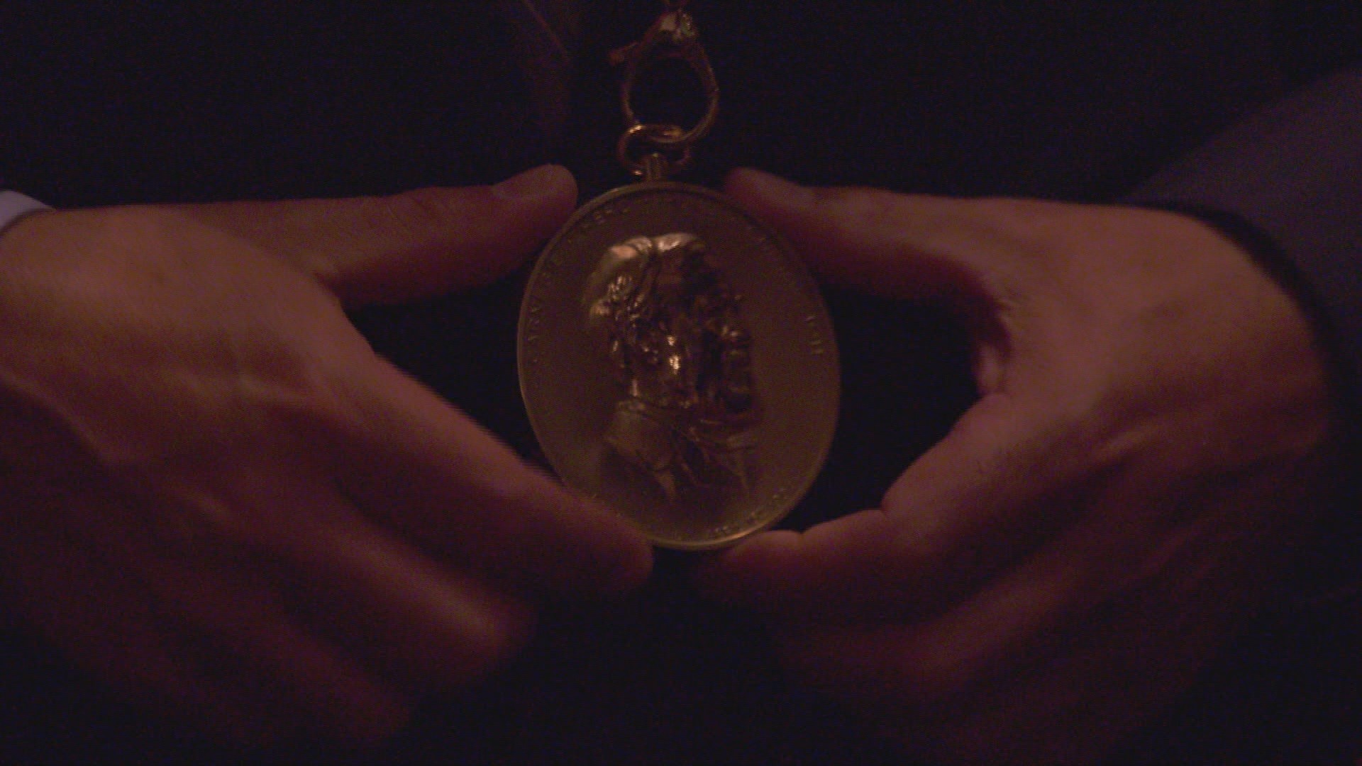 Hero of Flight for Life crash honored with national award | 9news.com