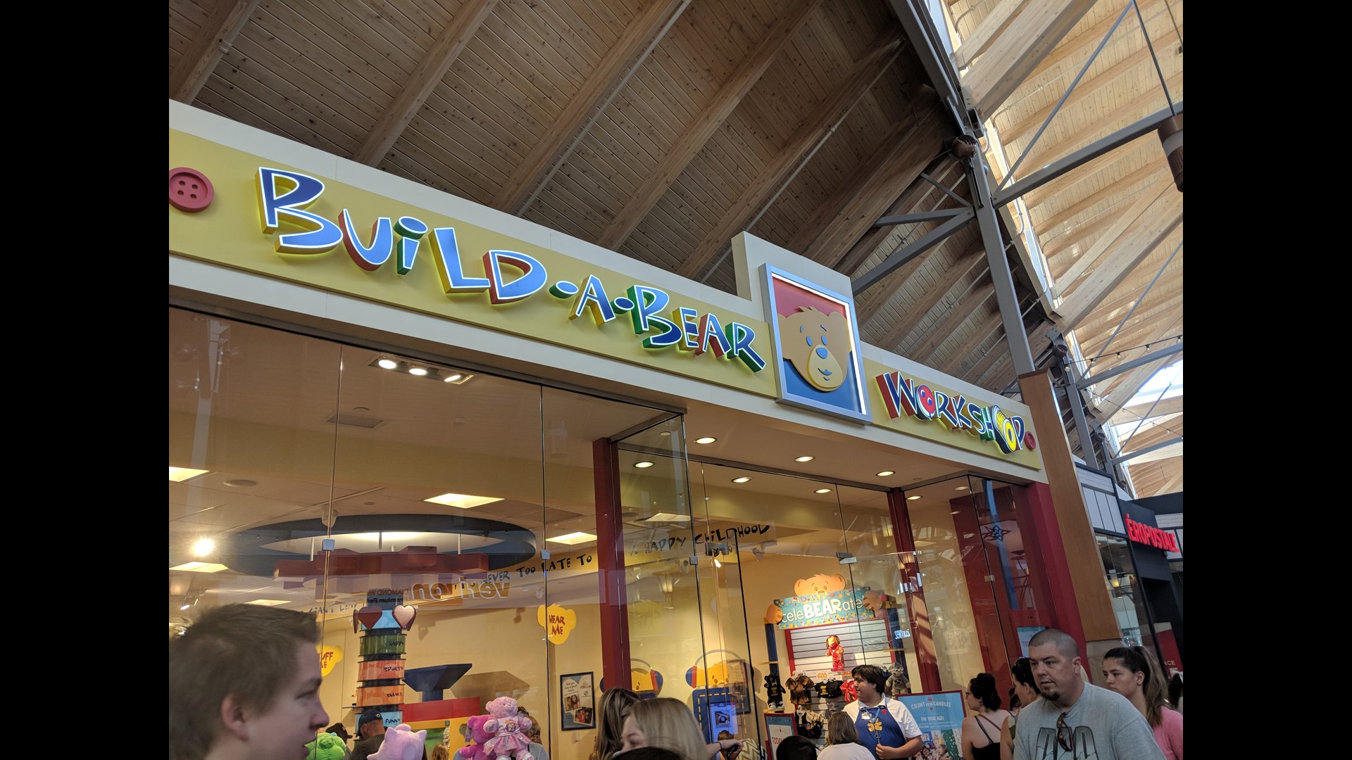 PHOTOS: Long lines at Park Meadows Mall for Build-A-Bear promotion ...