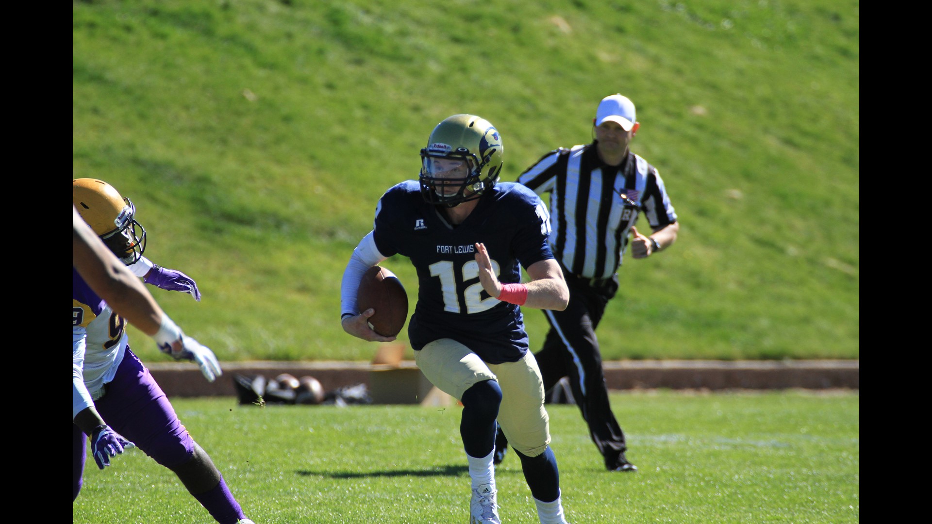 PHOTOS | Fort Lewis Skyhawks Football | 9news.com