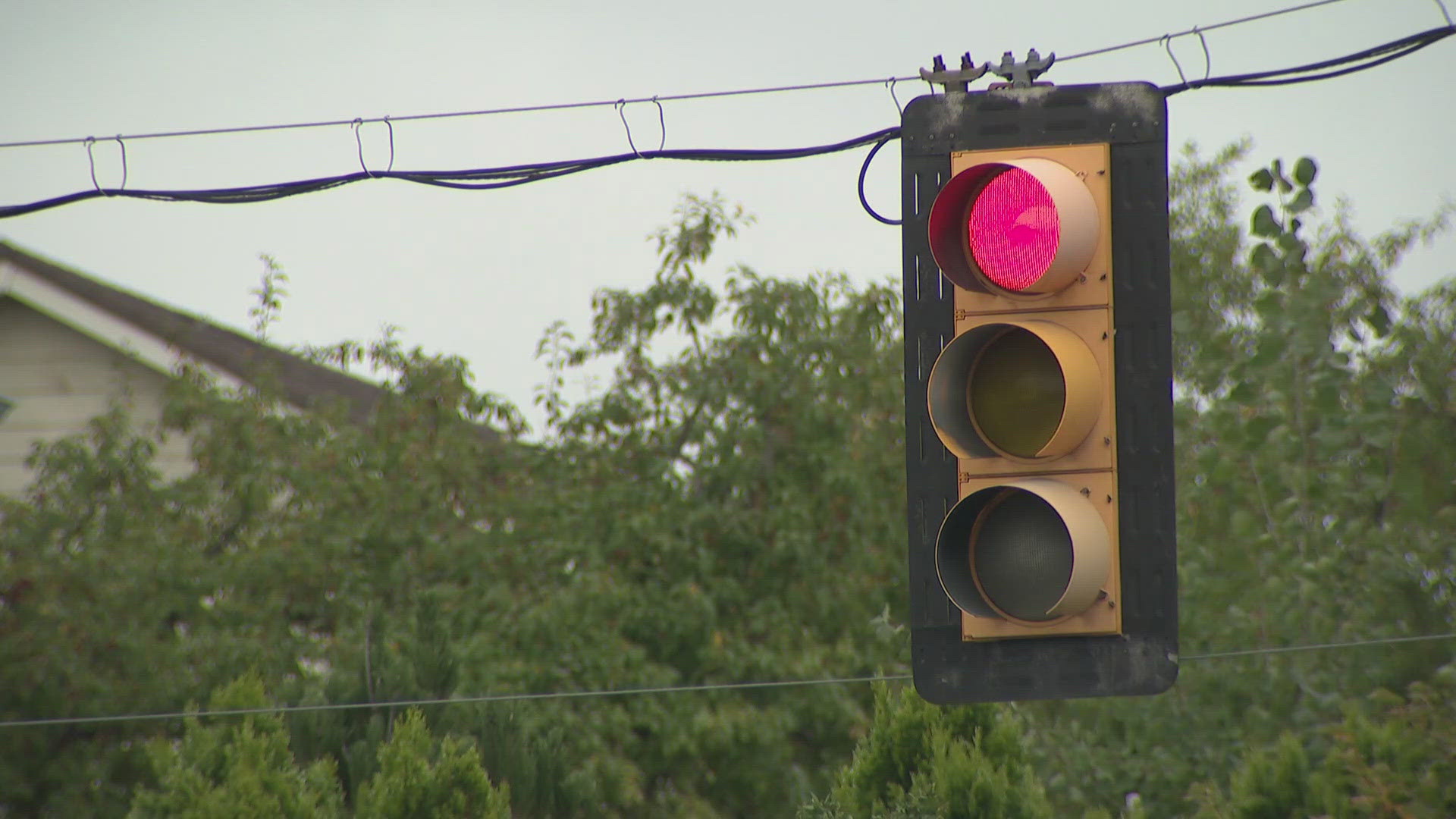 CSP searching for driver who ran red light, struck teen in crosswalk ...