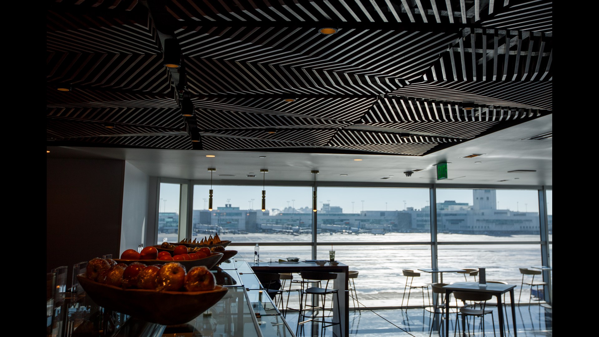 New American Express Centurion Lounge opens at DIA Concourse C | 9news.com