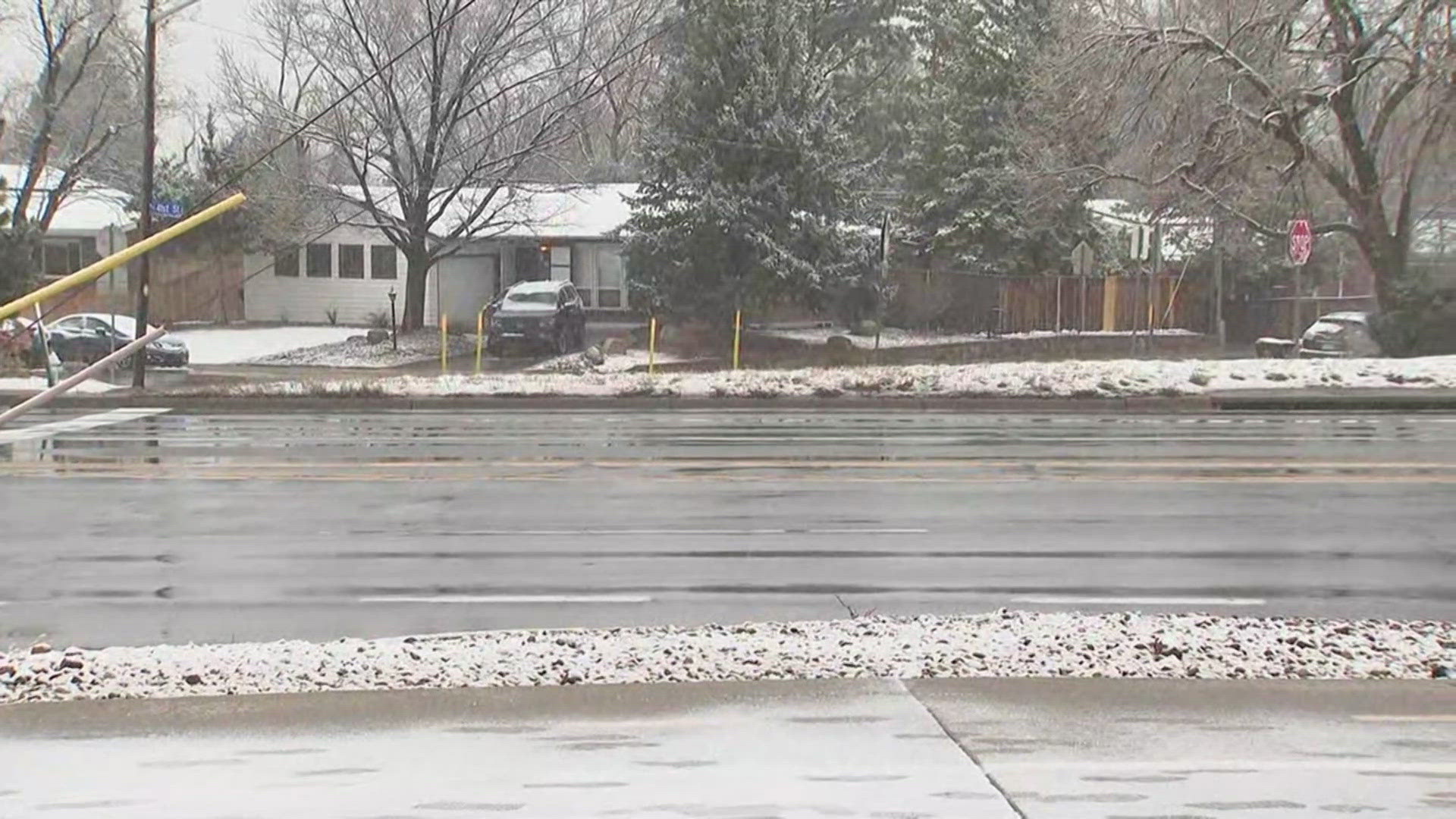 Snow starting to accumulate in Boulder | 9news.com