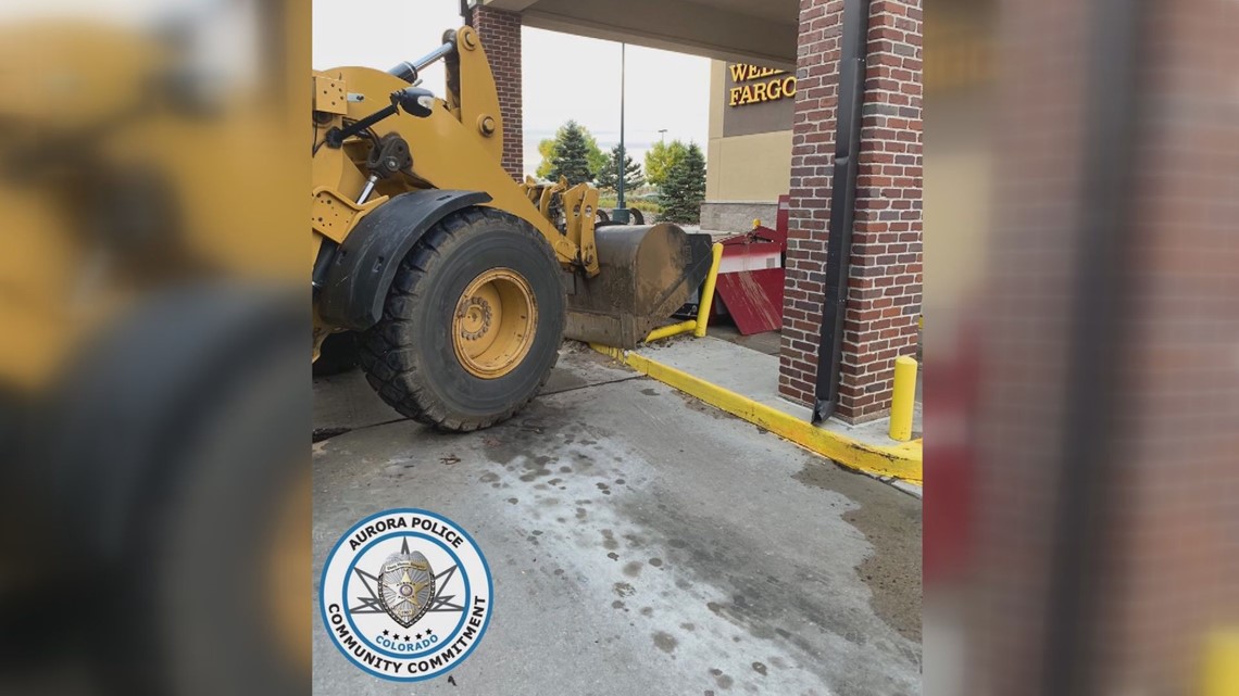 Criminal drives front end loader into ATM | 9news.com
