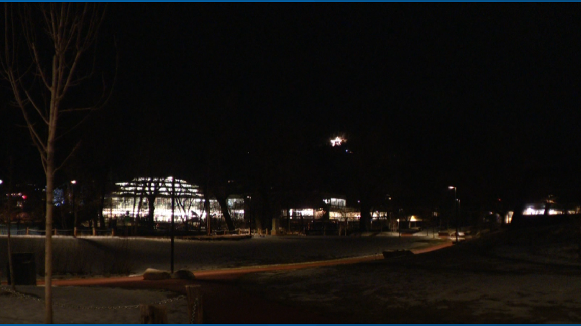 Boulder Chamber lights star; honoring shooting victims | 9news.com