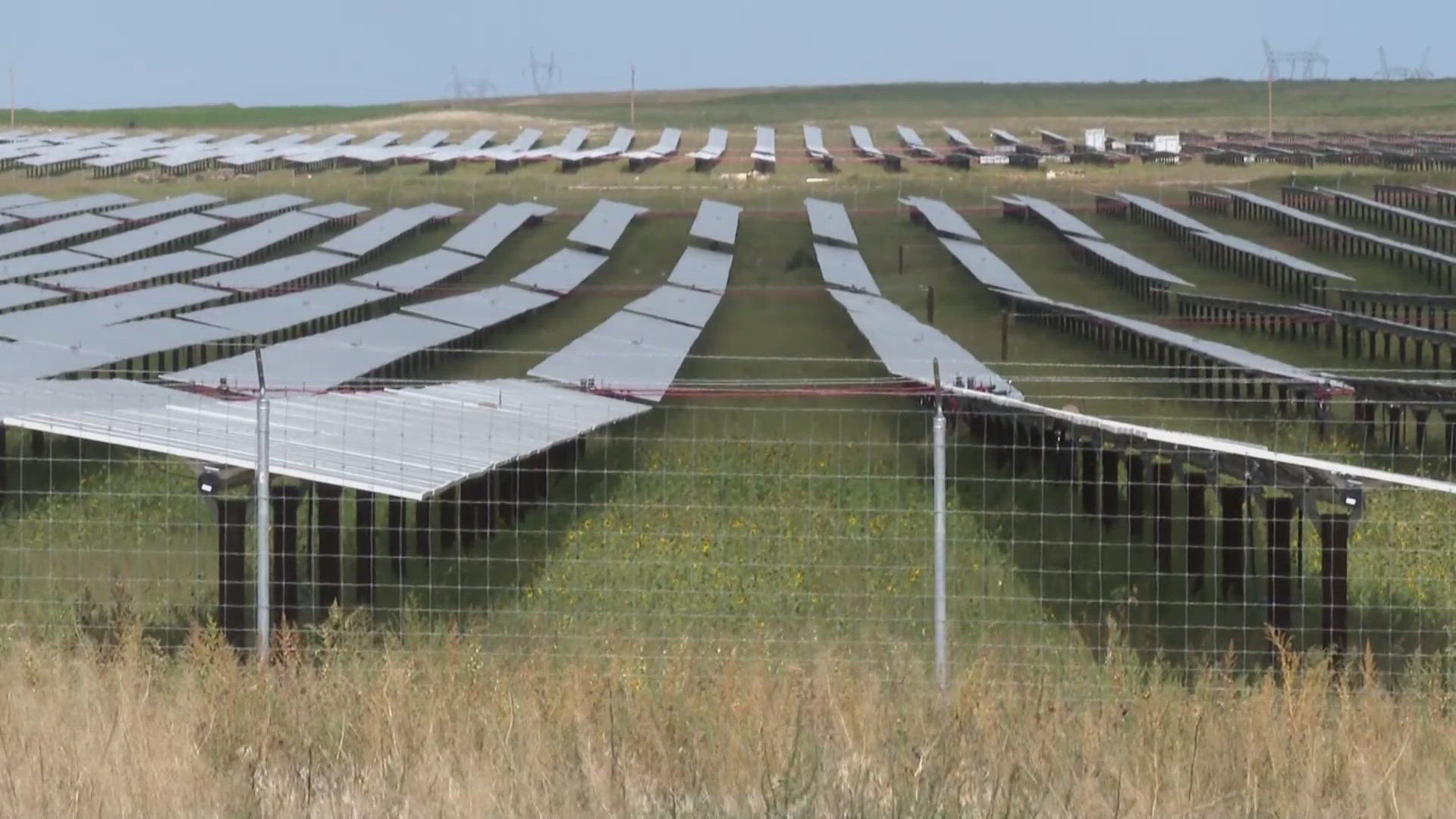 Northern Colorado’s largest solar project starts powering homes | 9news.com