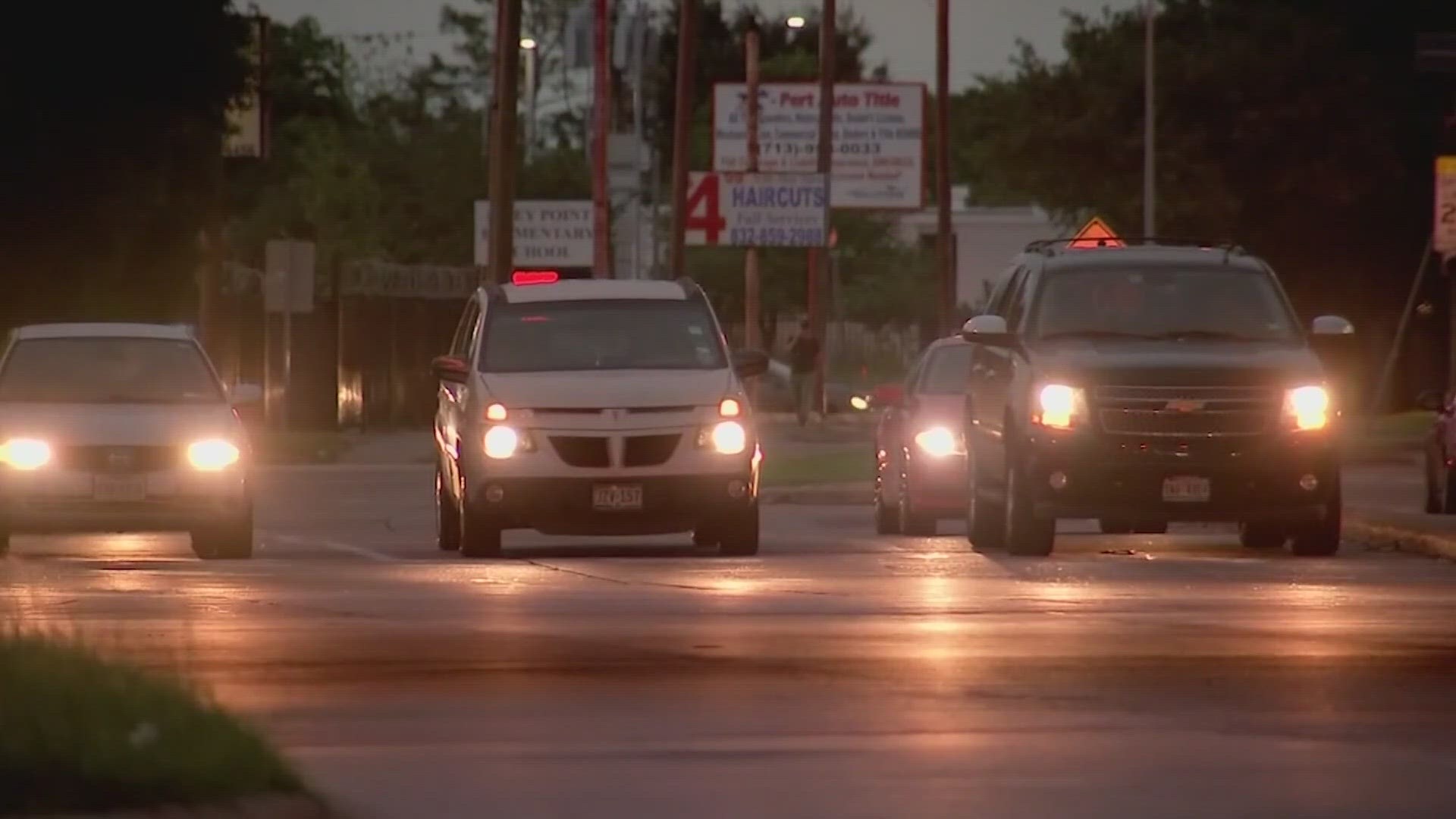 Proposed bill would prohibit phone use while driving | 9news.com