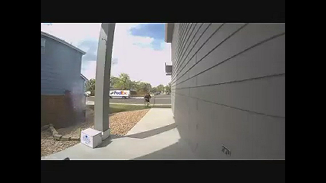 This is my house in Highlands Ranch. Don't know the FedEx guys name but ...