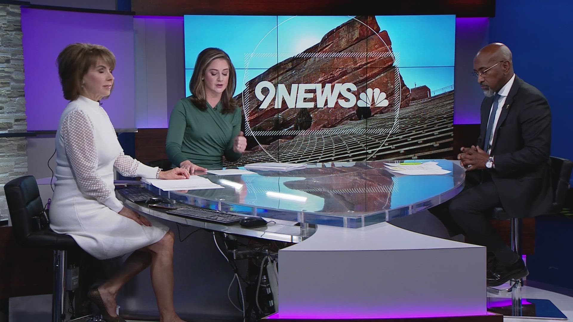 Legal expert weighs in on law around book bans after calls for legal ...