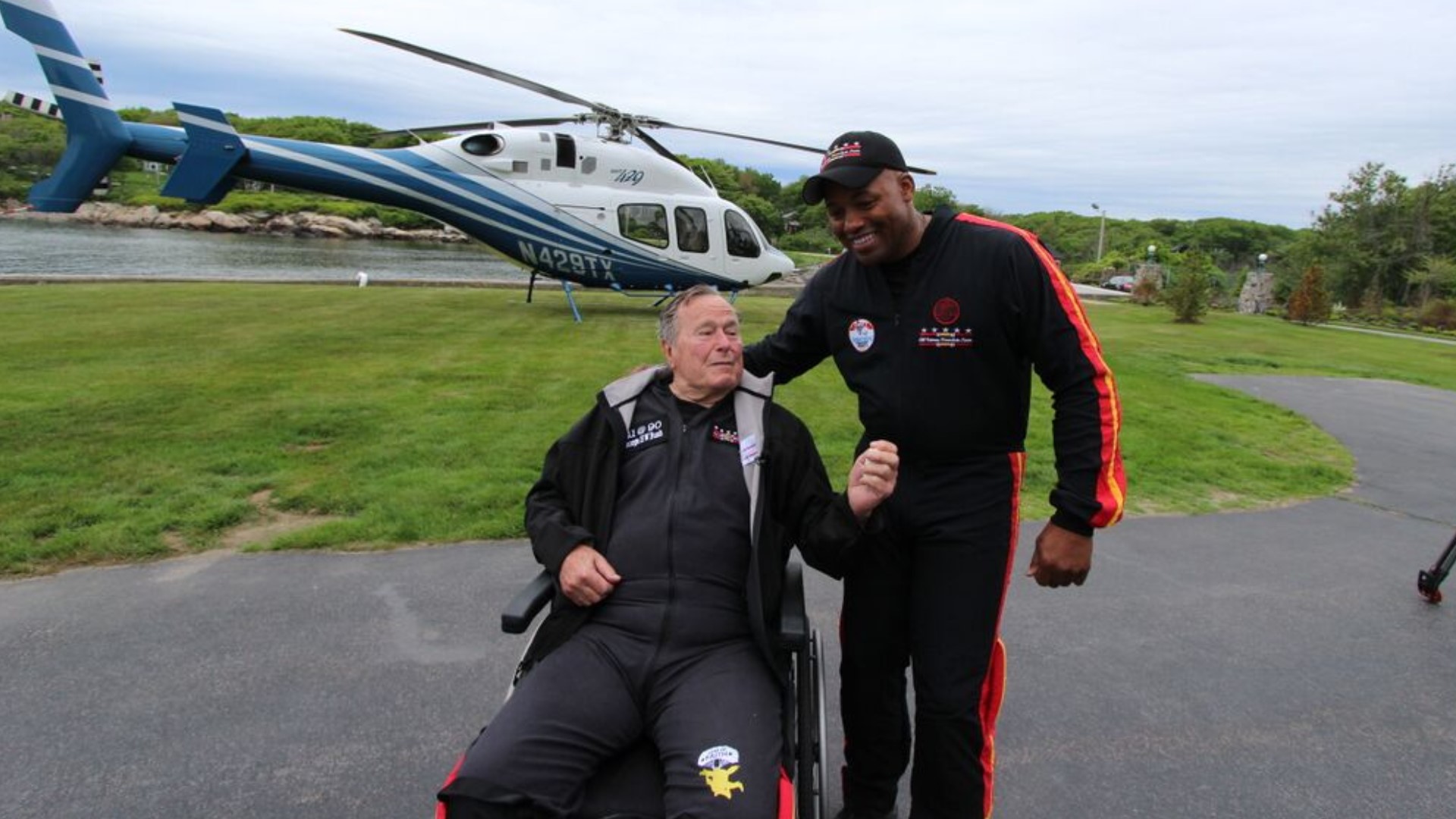 Team of veterans parachute into rodeo to honor military | 9news.com