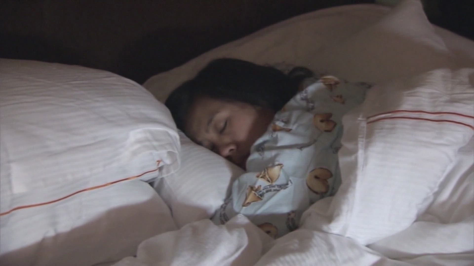 How the heat can negatively impact your sleep | 9news.com