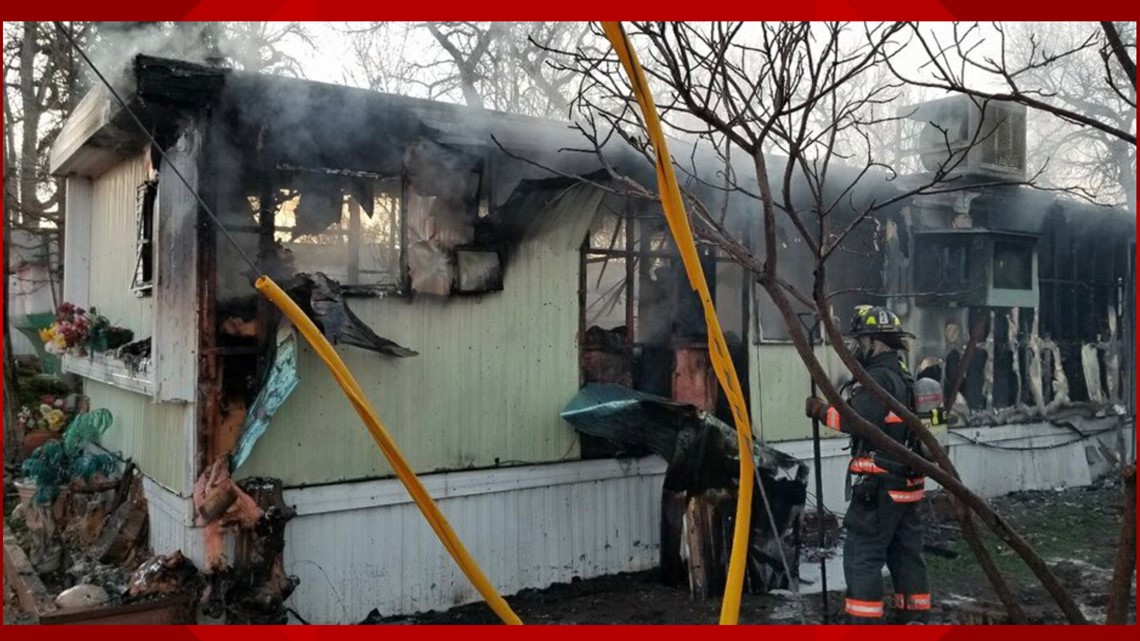 2 injured in Lakewood trailer home fire | 9news.com