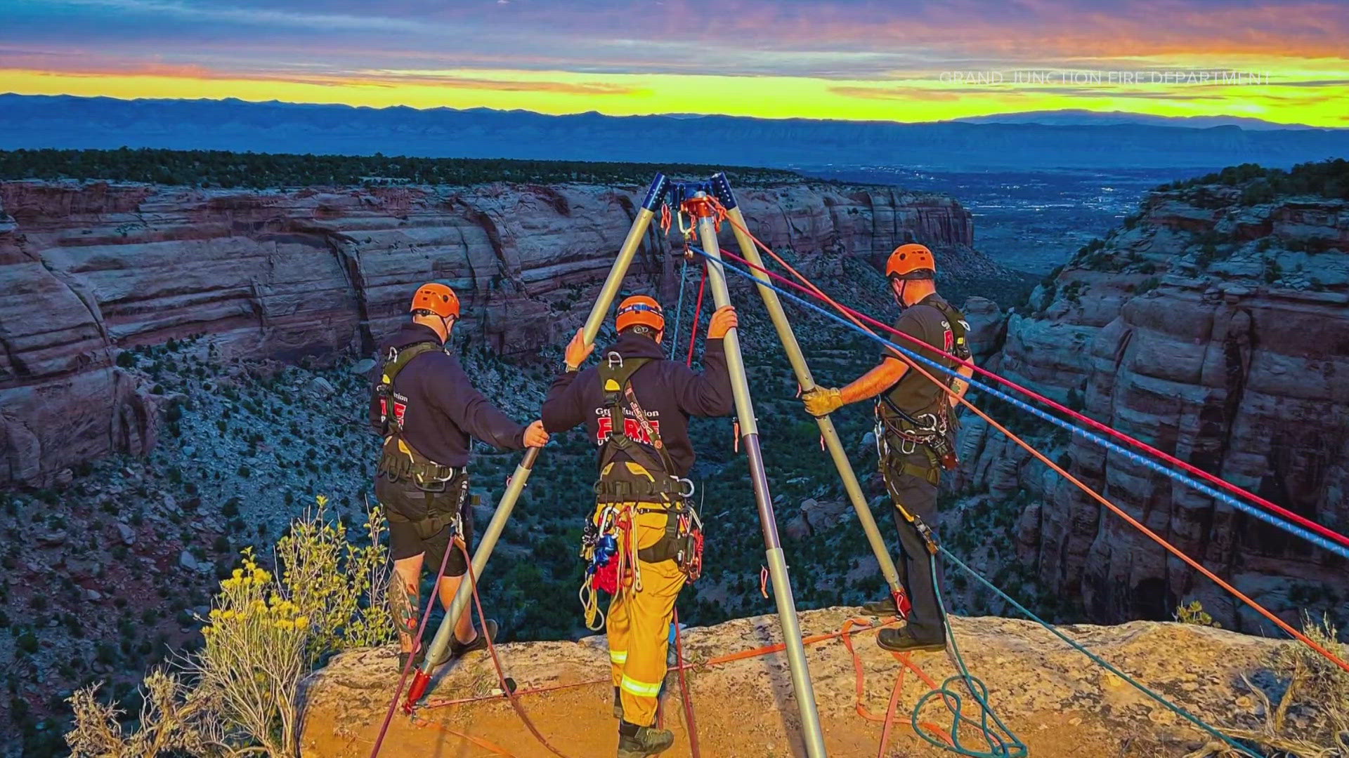 Vehicle falls 100 feet at Colorado National Monument | 9news.com
