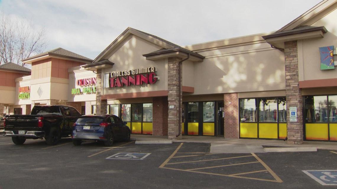 Random hammer attack at Loveland salon leaves 2 injured, suspect in ...