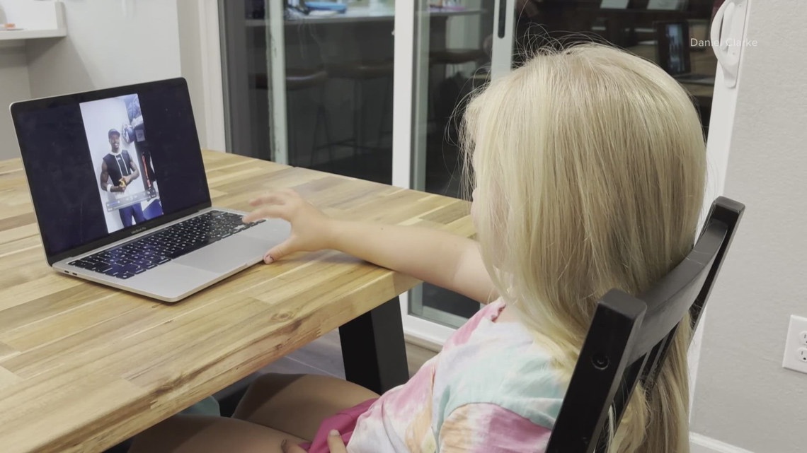 Girl gives Courtland Sutton her glove for 'good luck' | 9news.com