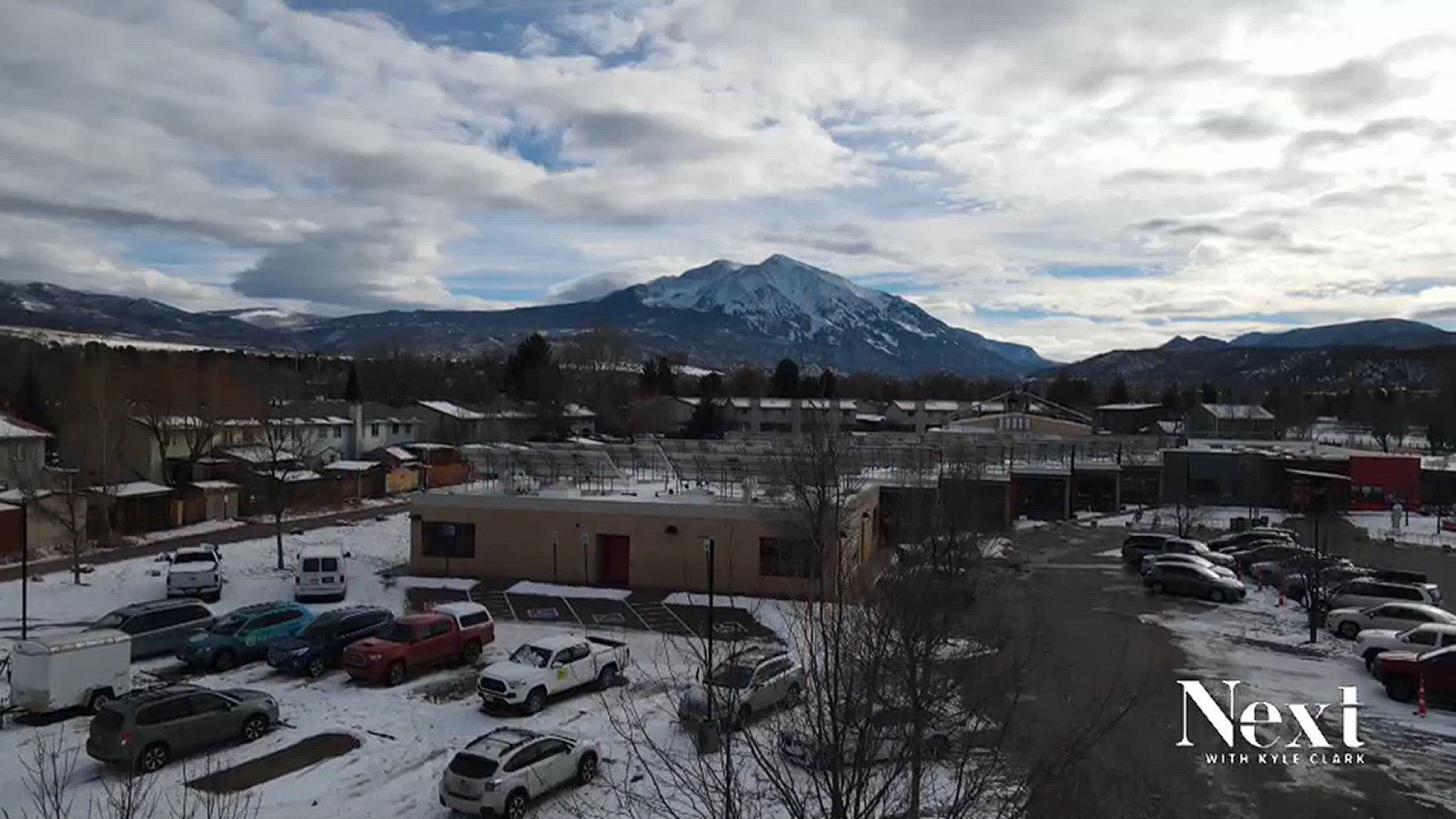 Shelter space at a premium as more migrants arrive and Denver works to ...