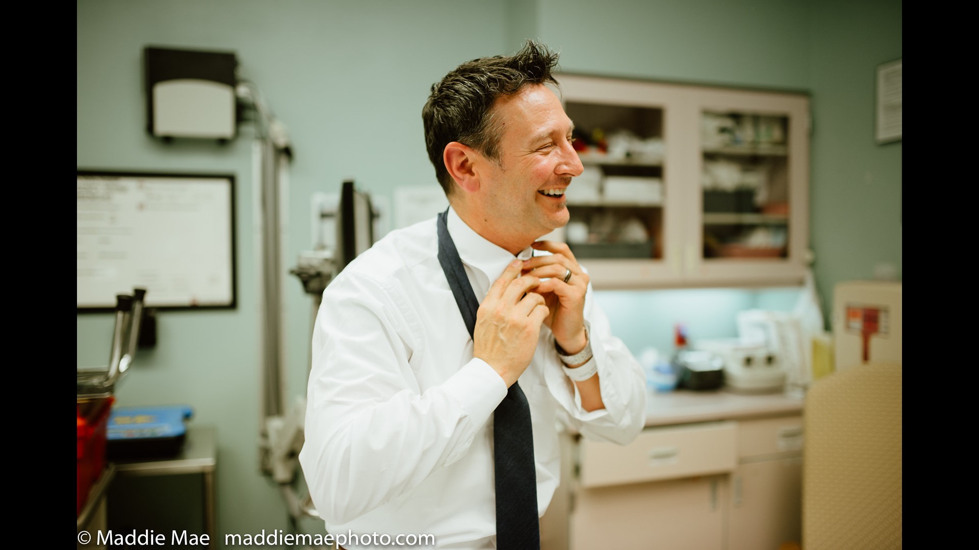 Wedding photographer captures aftermath of Fort Collins groom bit by ...