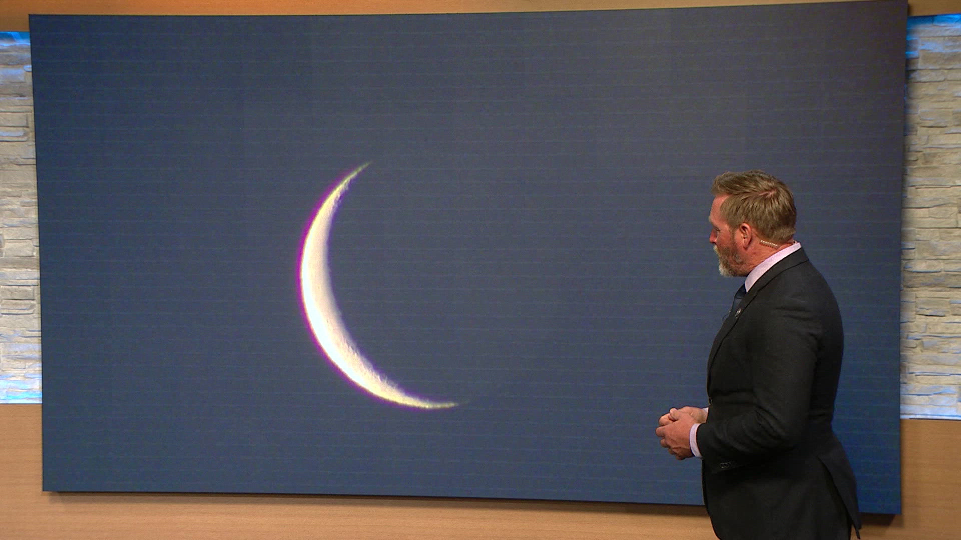 Did you see the sun chase the moon at dawn? | 9news.com