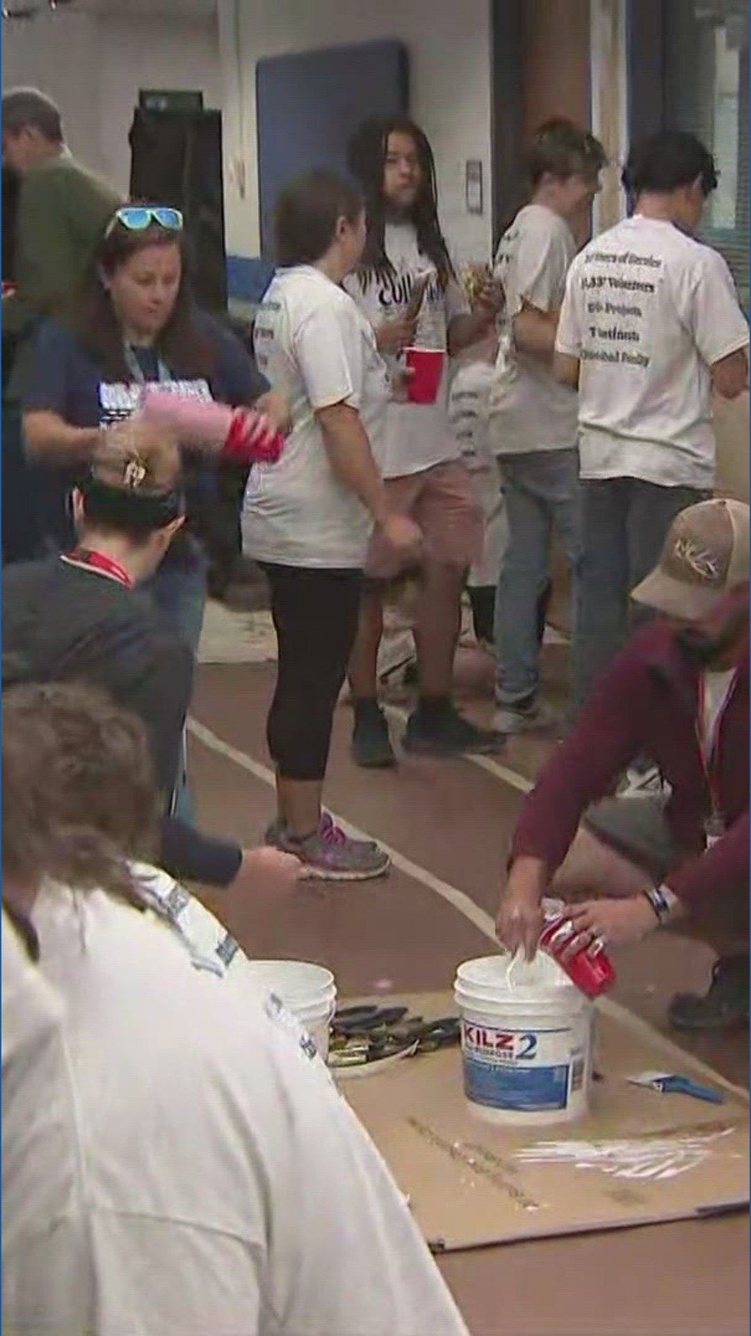 Columbine Day of Service turns remembrance into action | 9news.com