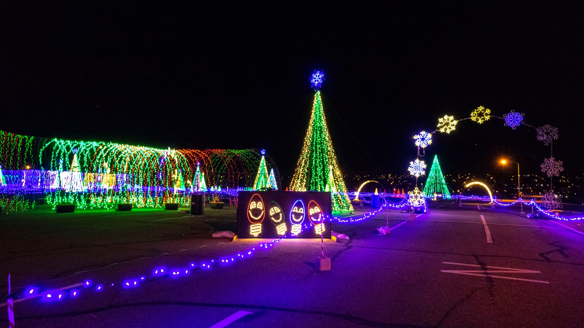 Halloween lights display returning to Water World for third year ...