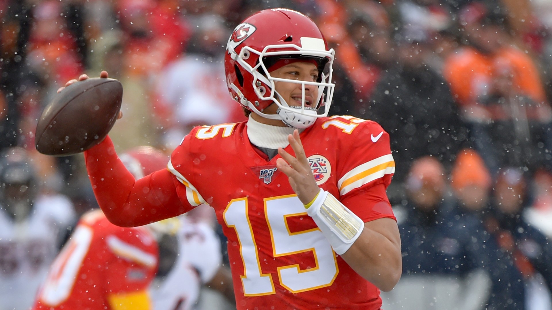 Mahomes throws through snowstorm, lifts Chiefs past Broncos, 23-3 ...