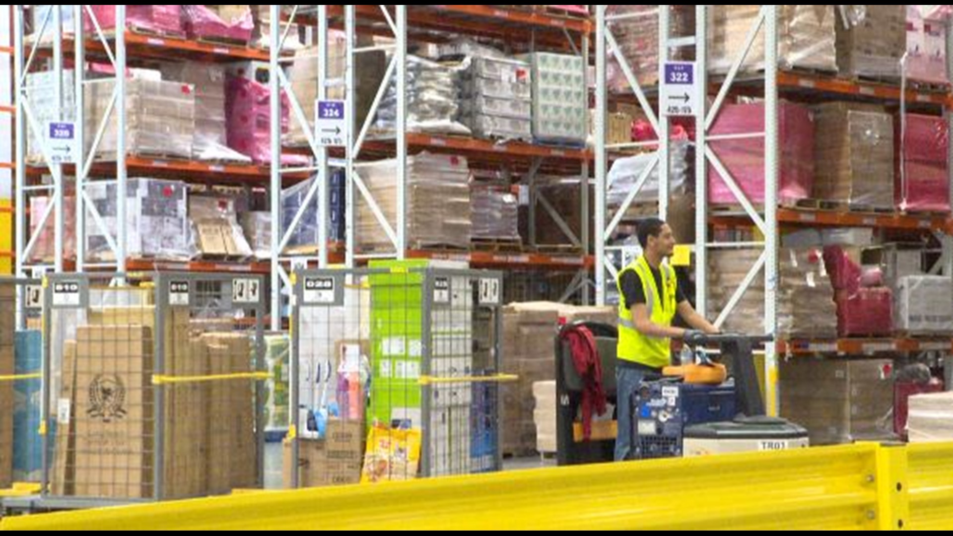 Step inside the Amazon fulfillment center in Aurora | 9news.com