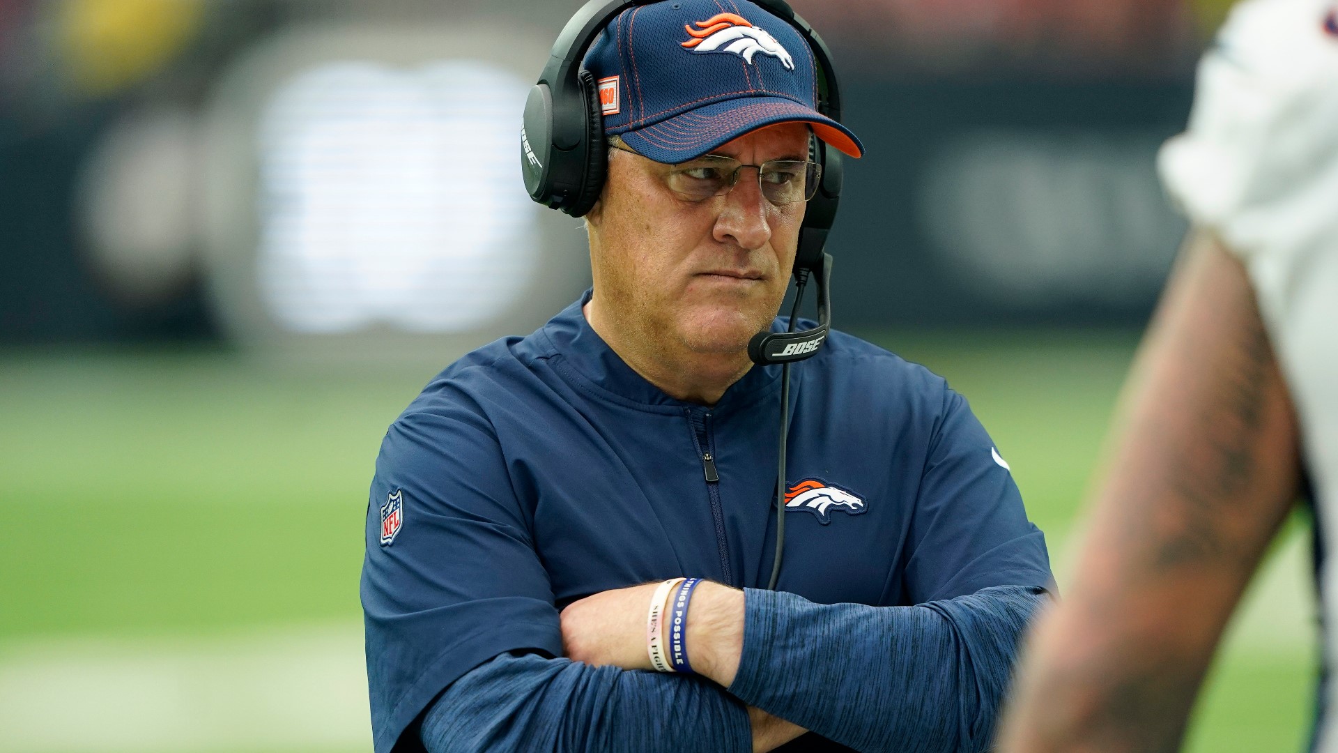 Lock shines in road debut, Broncos surprise Texans, 38-24 | 9news.com