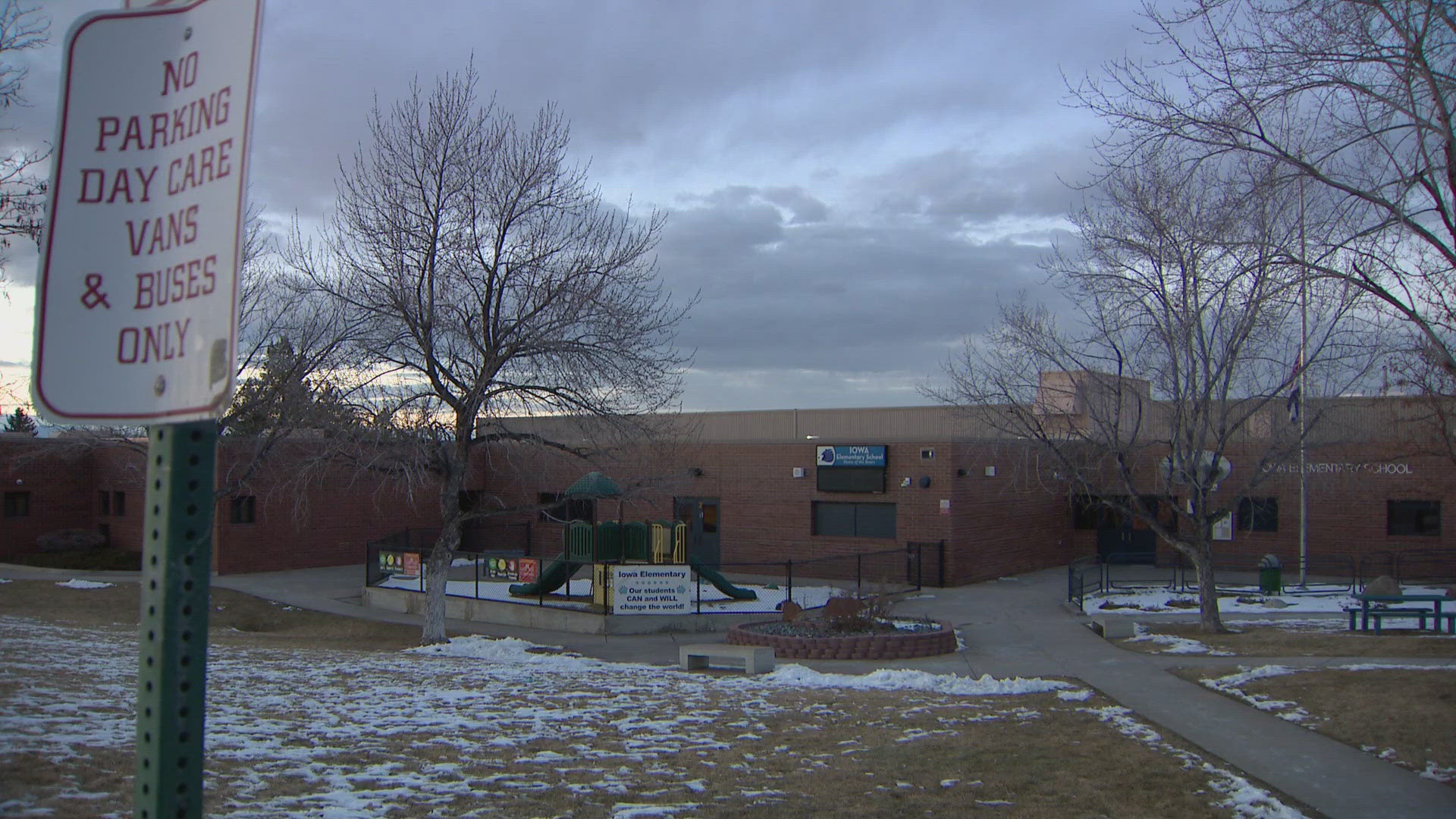 Aurora Public Schools faces districtwide internet, phone outage | 9news.com