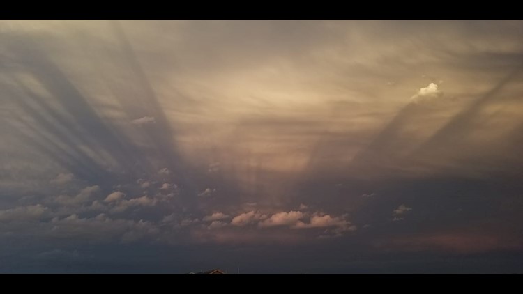 Crepuscular rays explainer: Here's what they are | 9news.com