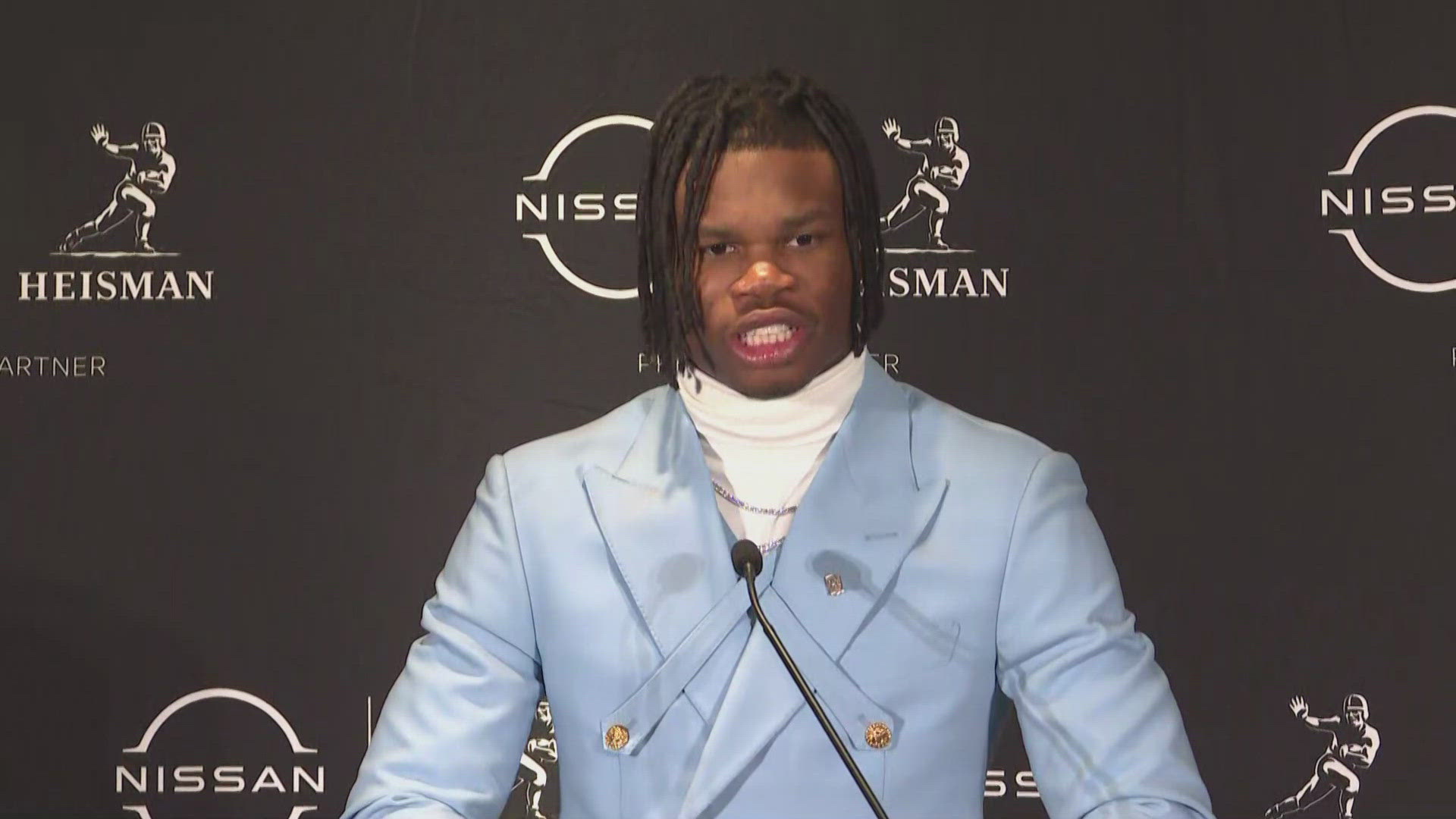 Colorado's Travis Hunter speaks to media after winning Heisman Trophy ...