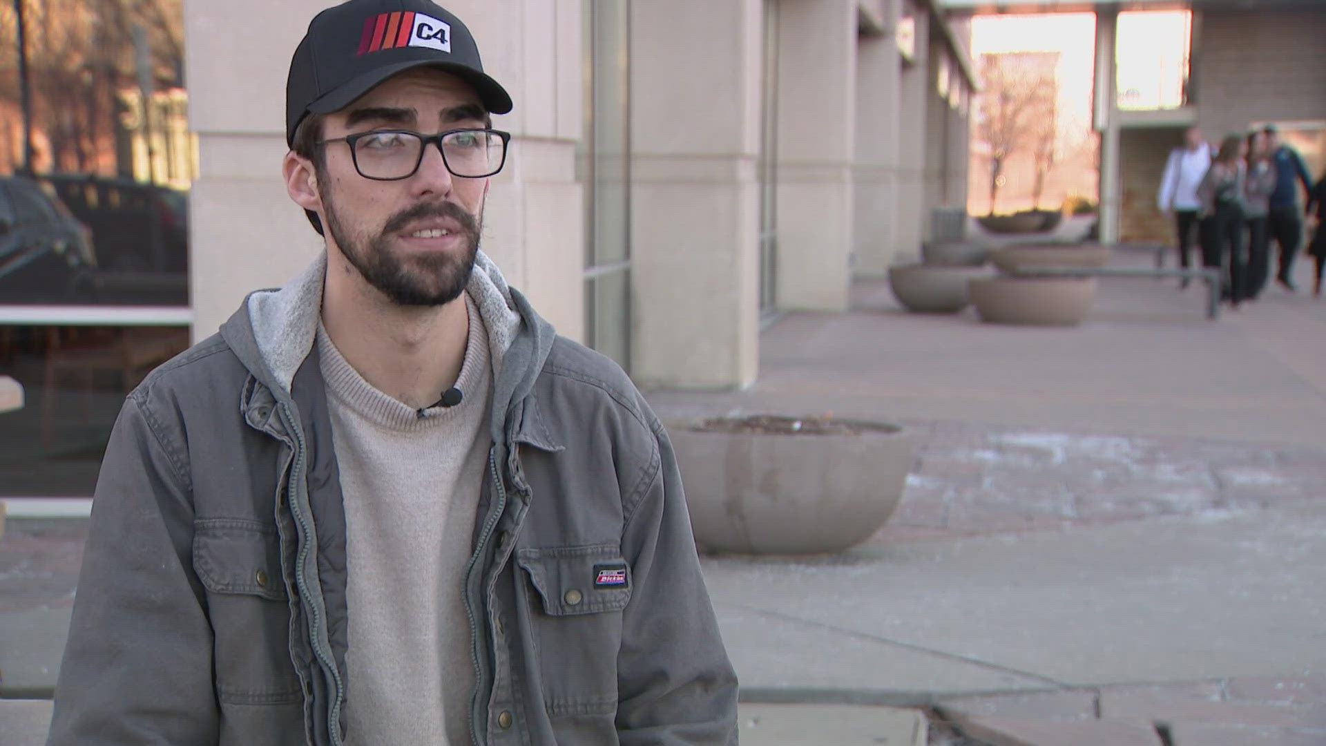 Why your phone may be in 'SOS' mode | 9news.com