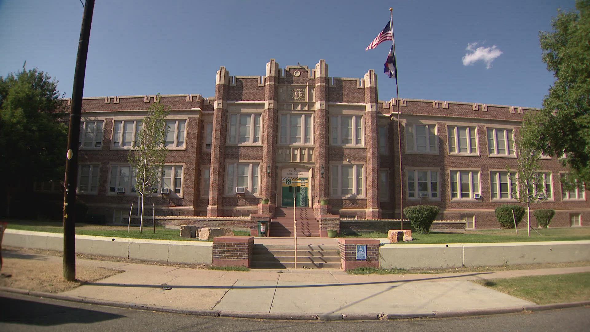 Denver schools to close early on Thursday due to lack of air ...