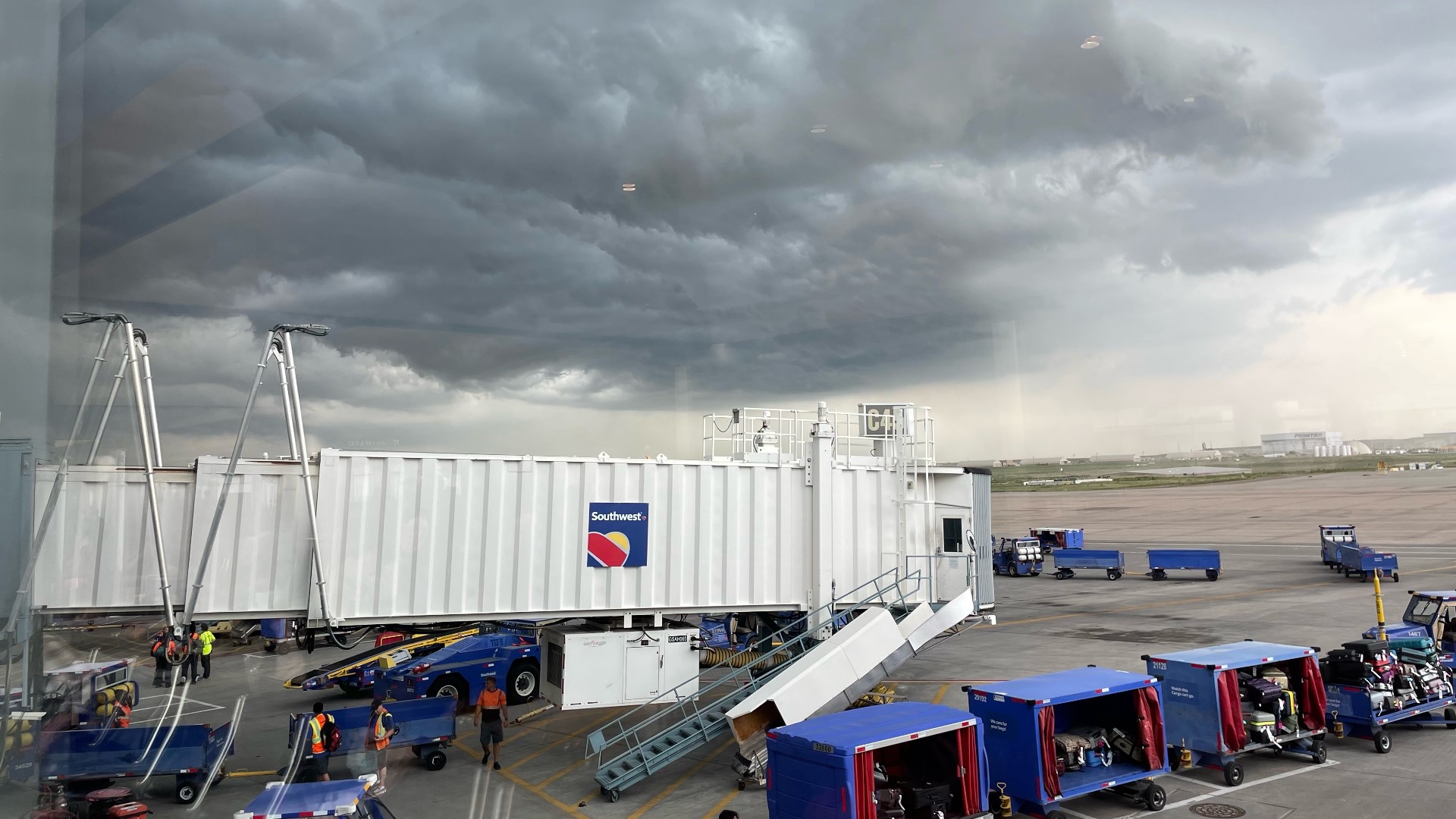 DIA delays: Severe thunderstorms prompt ground stop at airport | 9news.com
